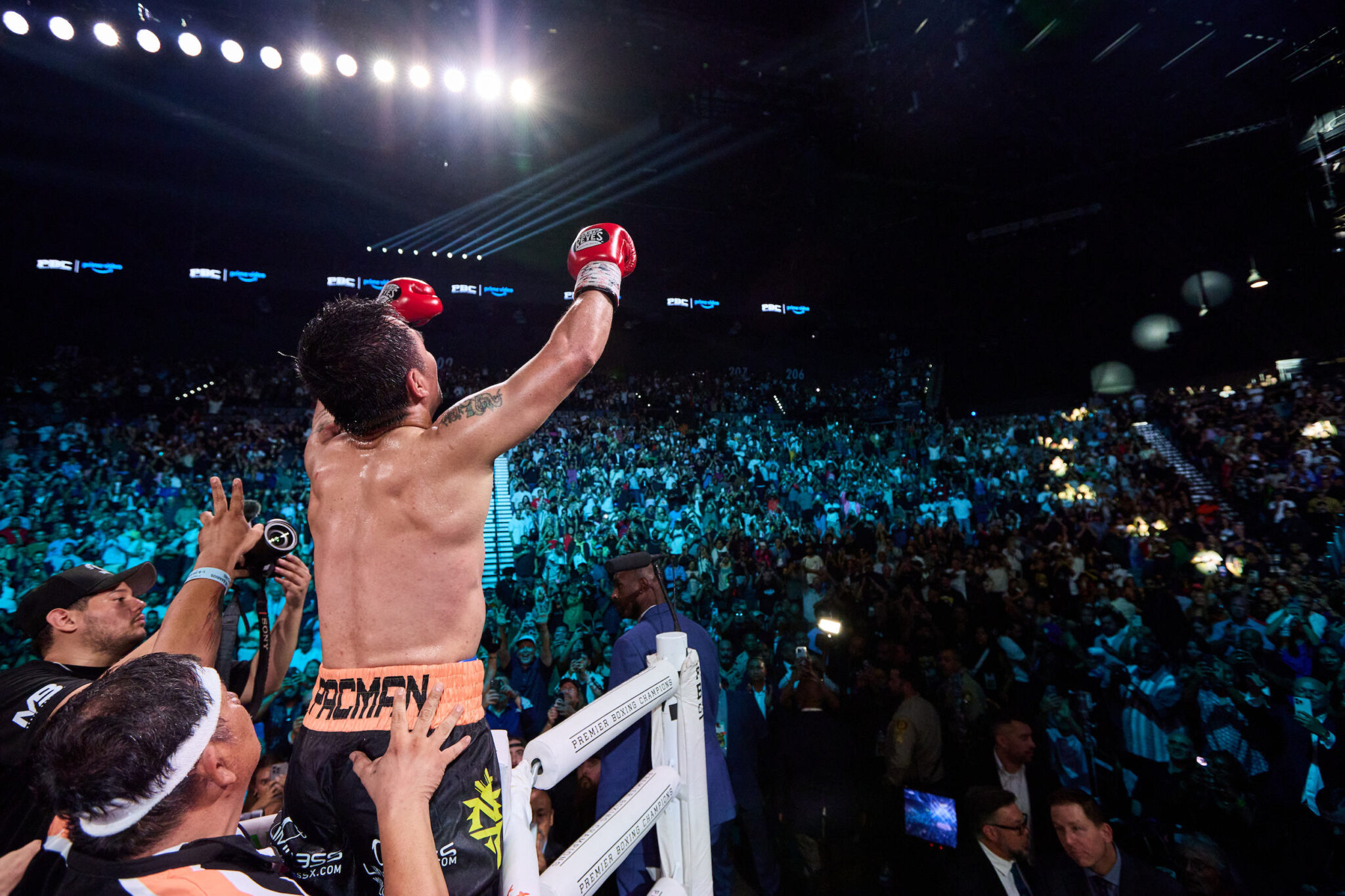 Pacquiao, back in boxing, says 'forget about politics'