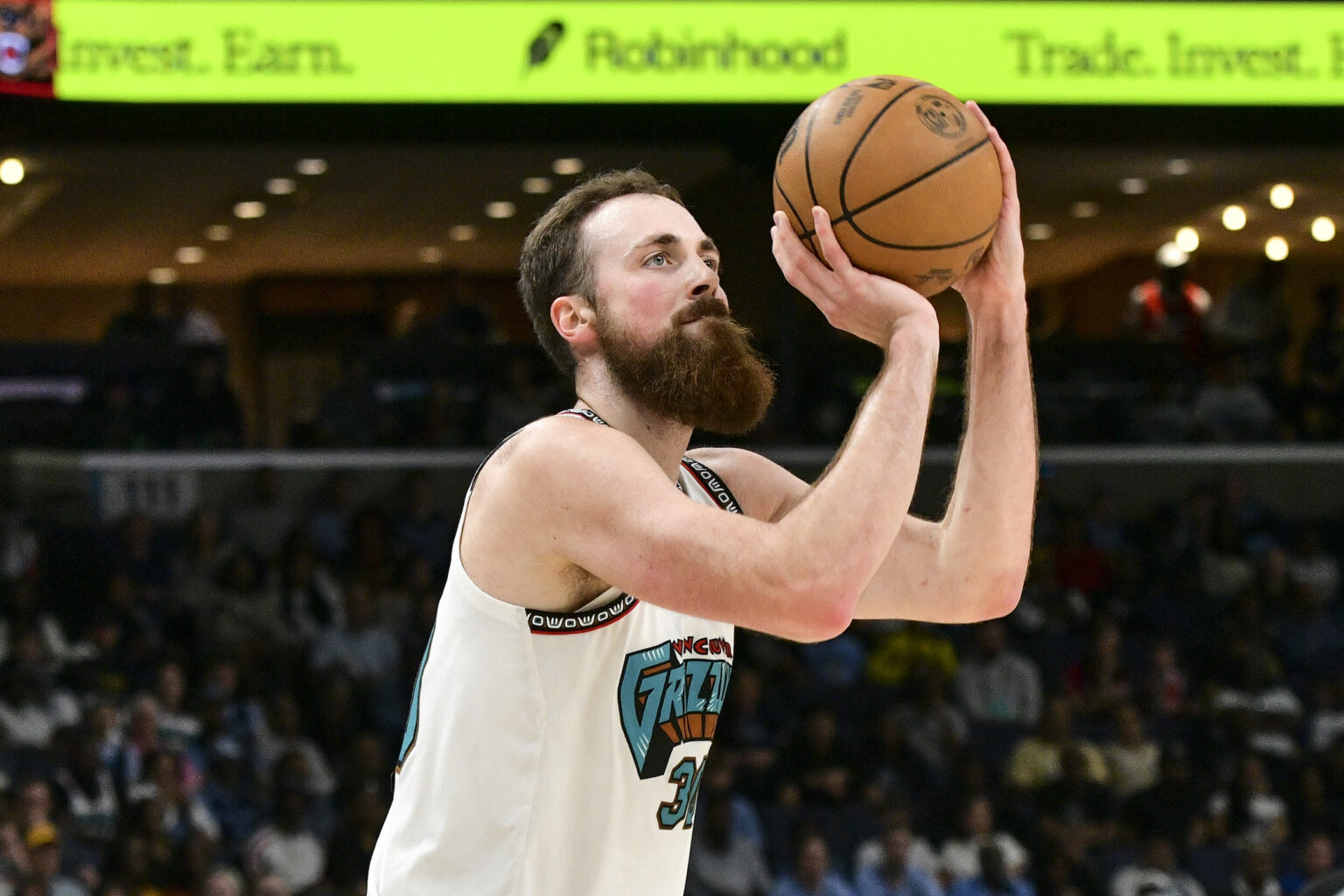 NBA: Jay Huff going from Grizzlies to Pacers