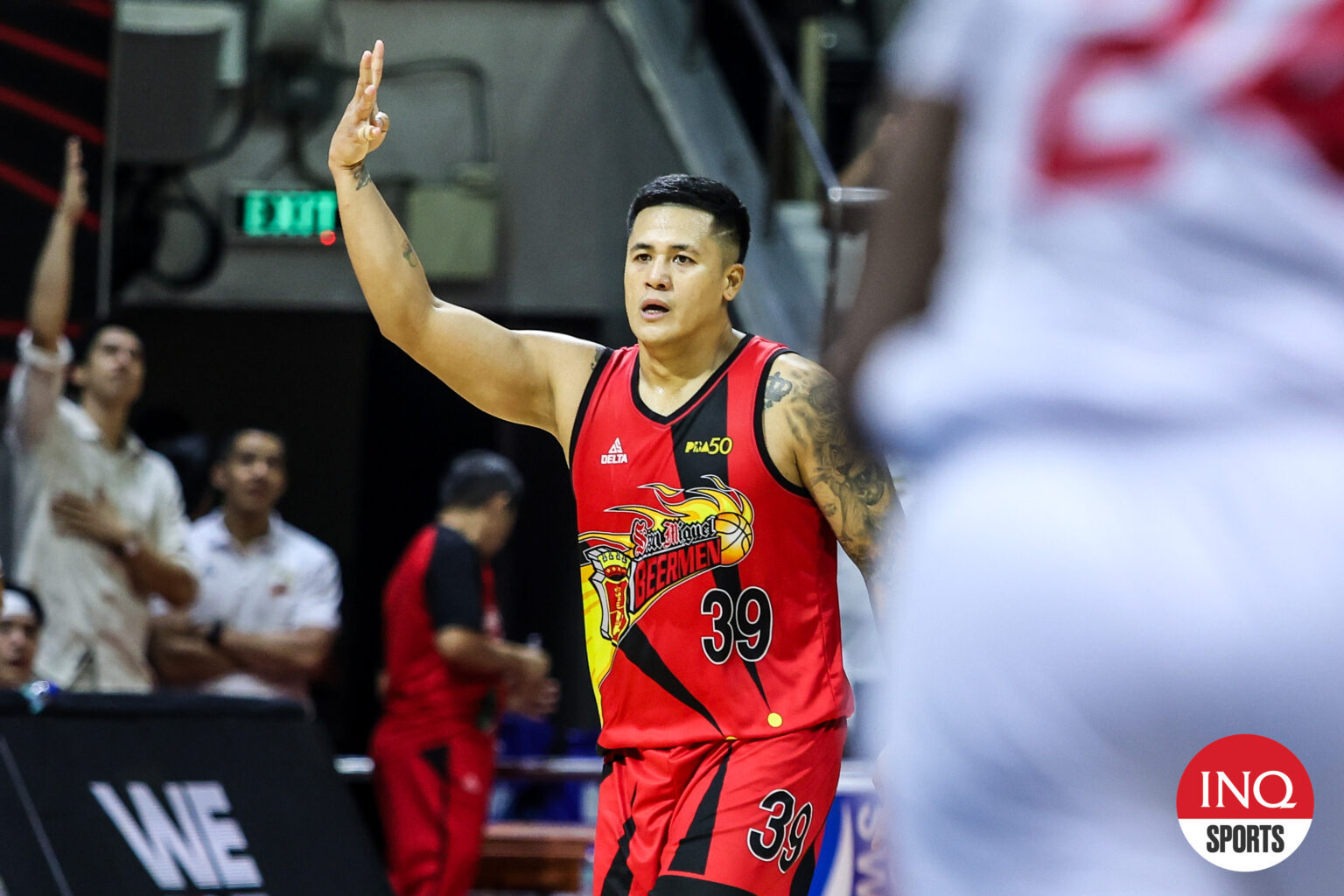 Jericho Cruz revives Beermen’s ‘Martilyo Gang’ in PBA semis