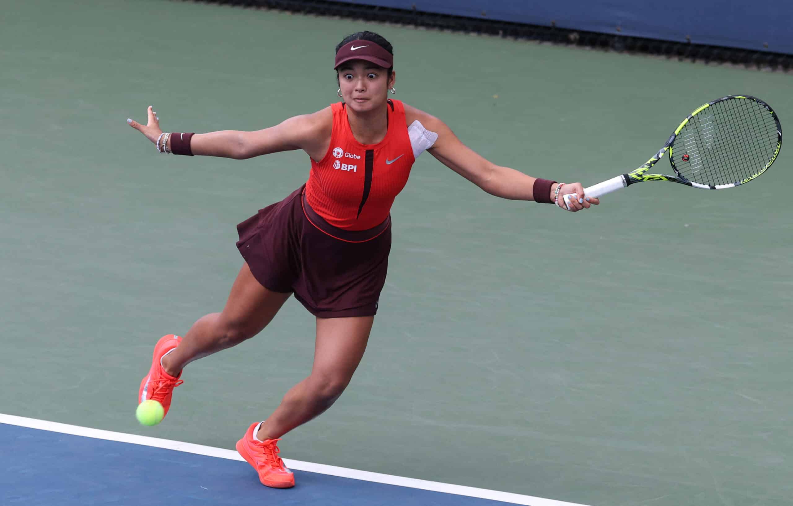 LIVE: Alex Eala vs Victoria Mboko - Hong Kong Open Round of 16