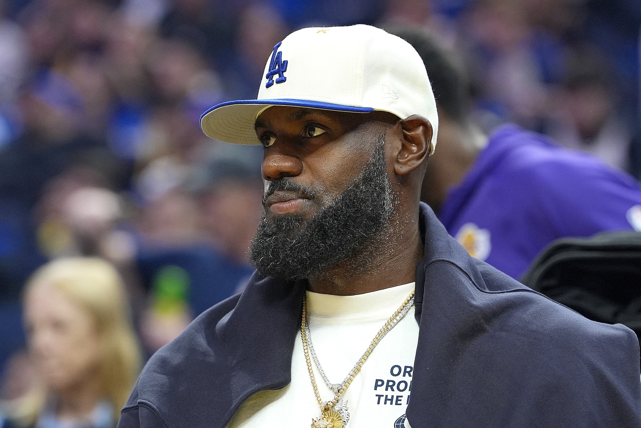 Cryptic LeBron James video sets Internet buzzing