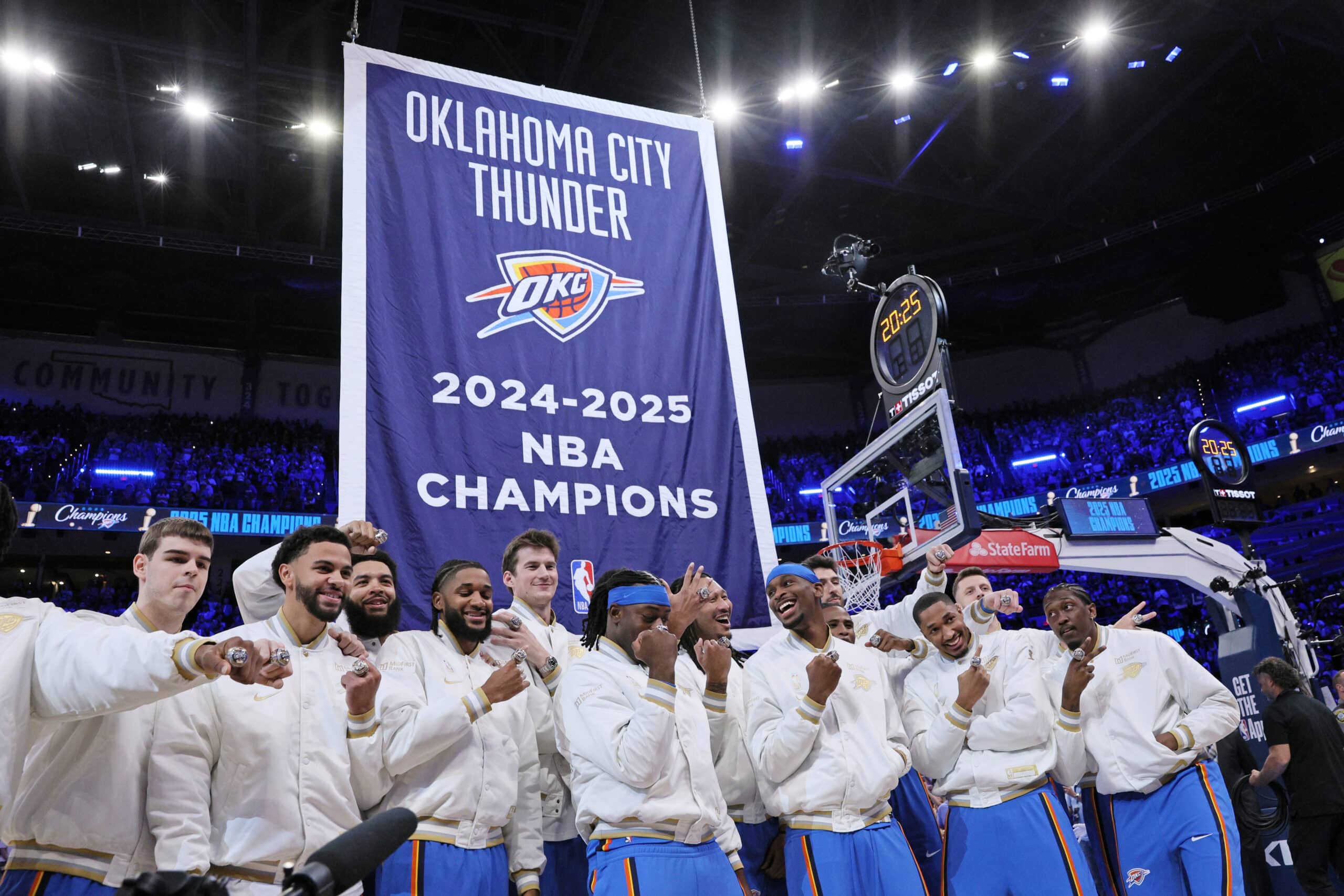 NBA: Thunder receive championship rings, raise banner