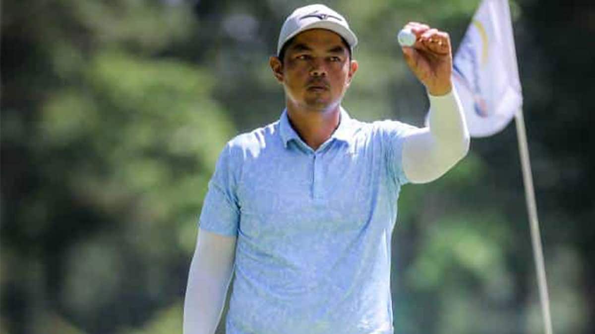 Flawless 65 gives Bibat one-shot lead with Miñoza just three behind