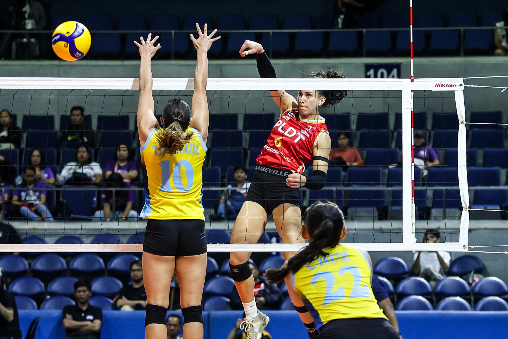 PVL: PLDT off to rousing start after sweep of Capital1