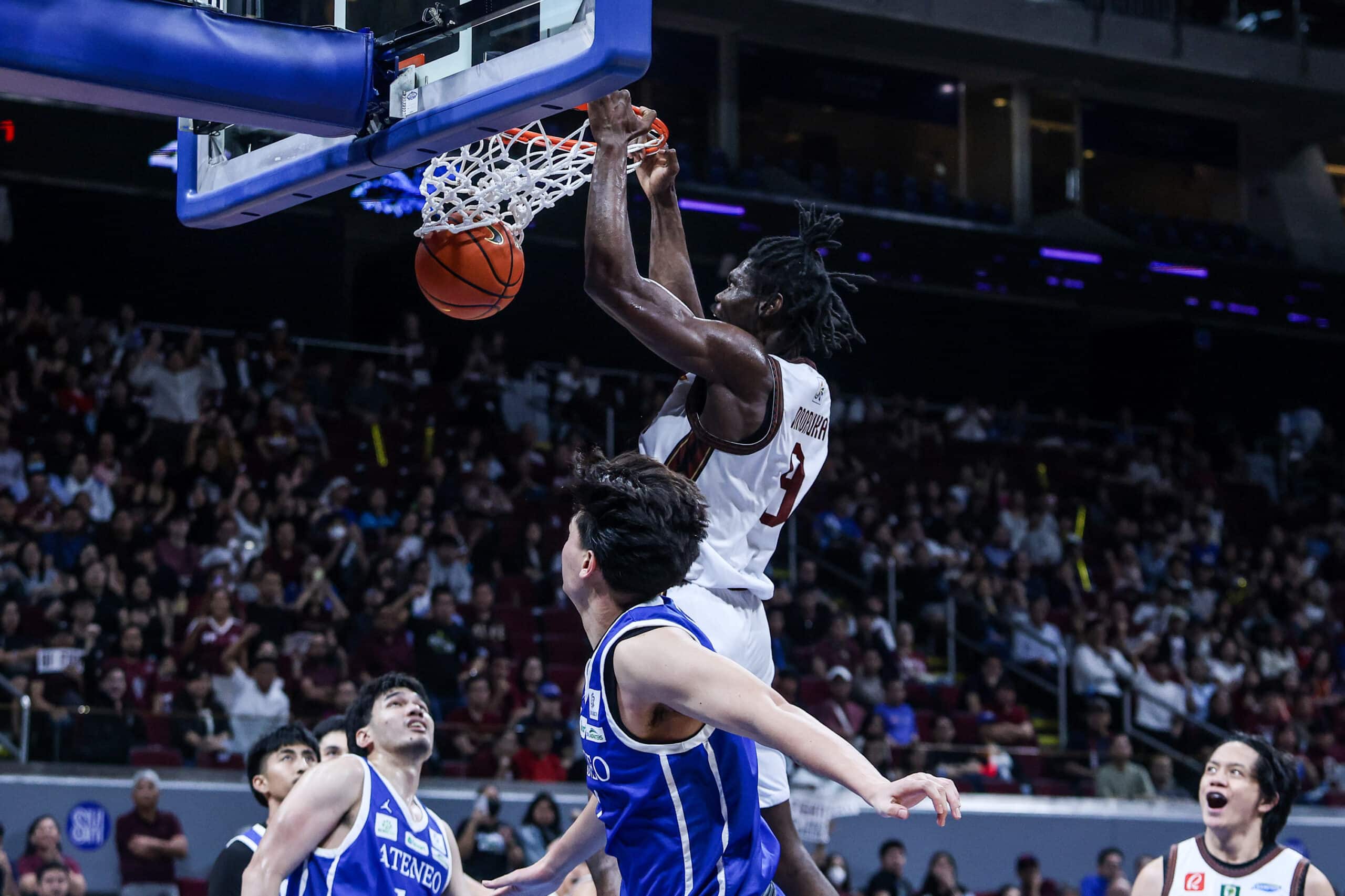 UAAP: UP ends Ateneo's unbeaten run, extends win streak to three