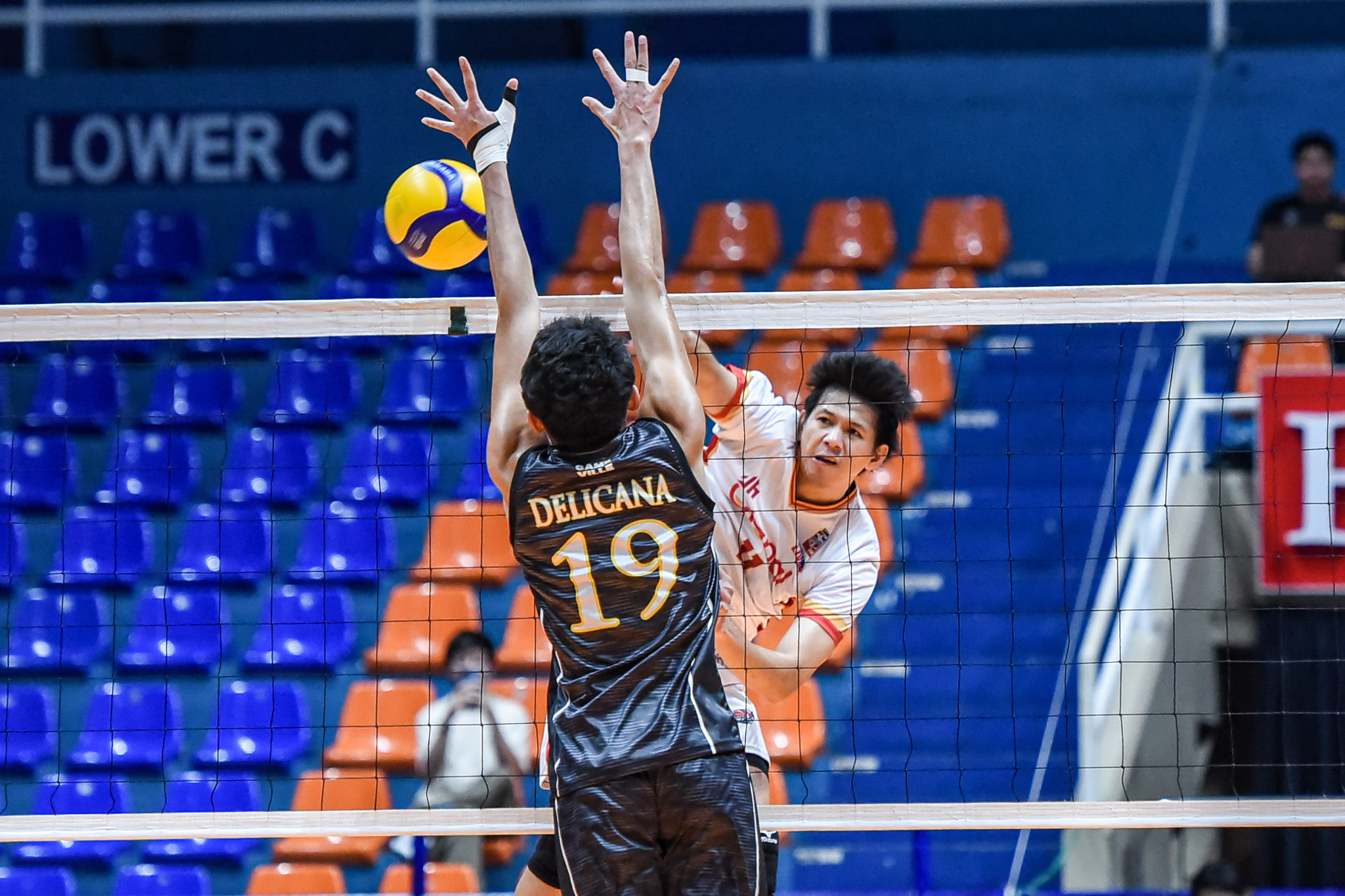 Spikers' Turf: Jau Umandal powers Cignal past UST-Gameville