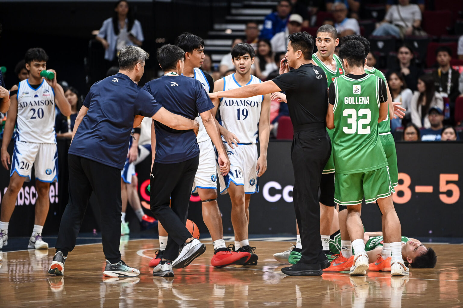 UAAP: Adamson coach Nash Racela, La Salle's Phillips get chippy