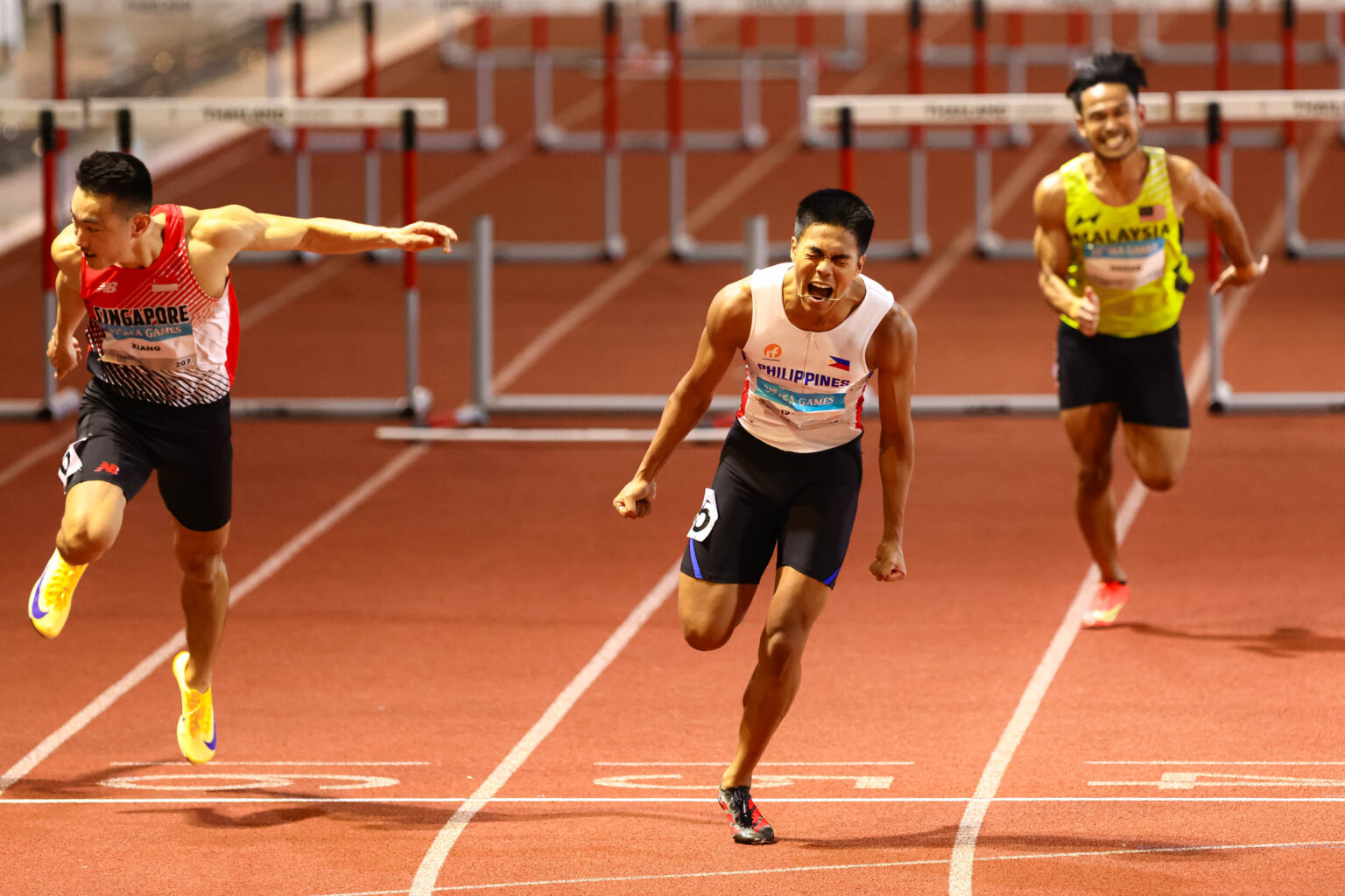 SEA Games: John Tolentino breaks 110m hurdles record for PH gold