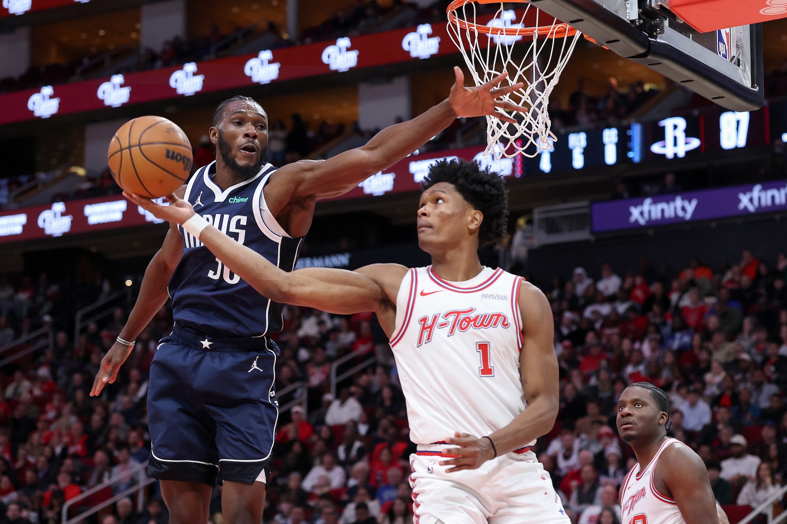 NBA: Amen Thompson propels Rockets past Mavericks in thriller